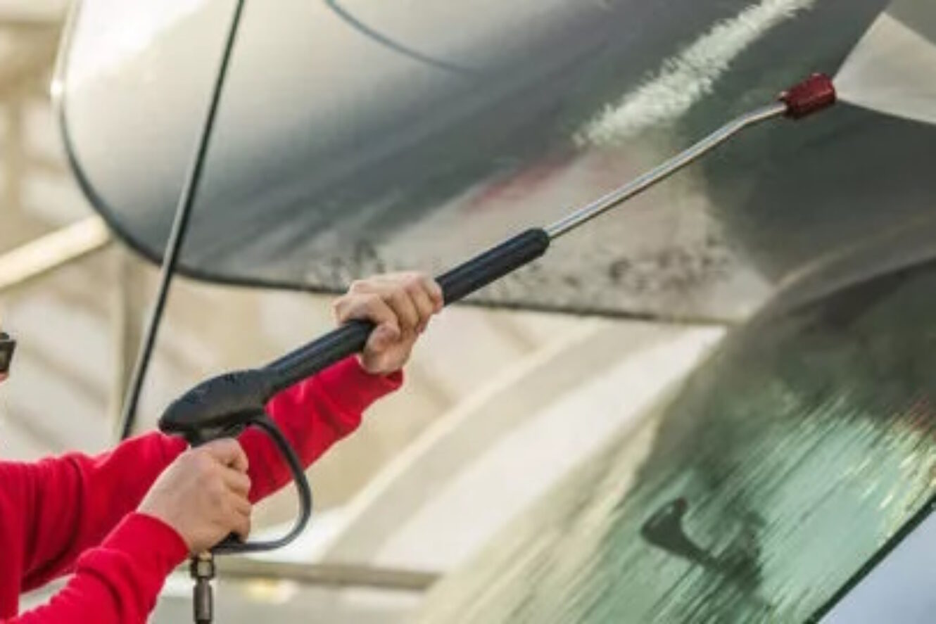 CEE-stekker op de camping: hier moet je op letten - ANWB Camping Inspiratie